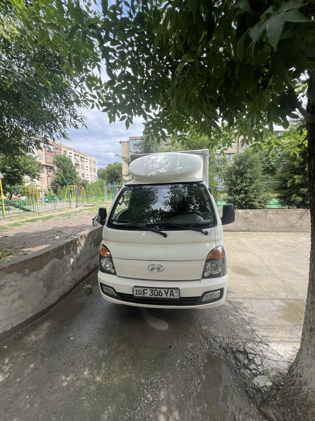 Hyundai porter 2 sotiladi holati yahshi 2012 yil 316 ming yurgan