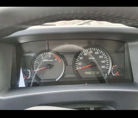 isuzu NPR 82 L CNG furgon