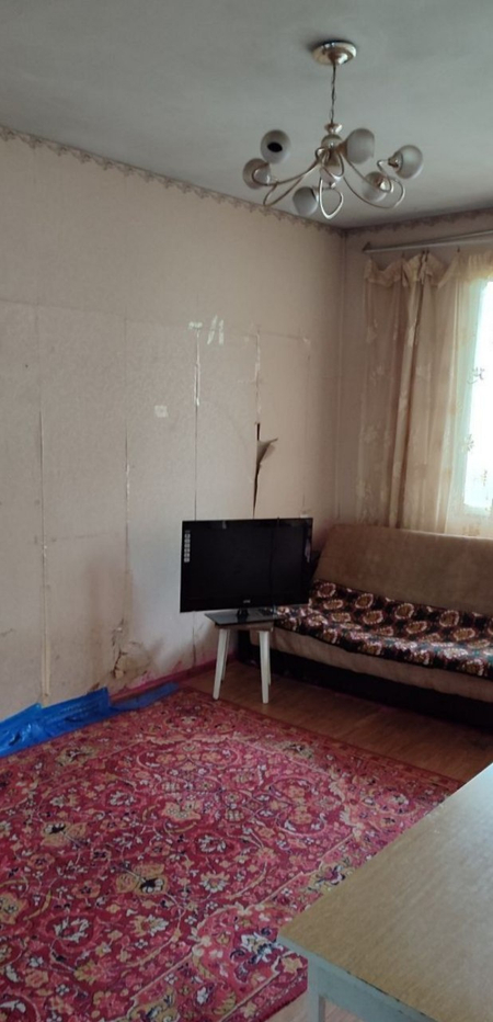 1/4/4чиланзар 11 продаётся