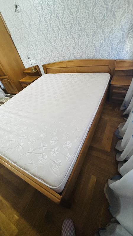 Продажа кровати из натурального дуба