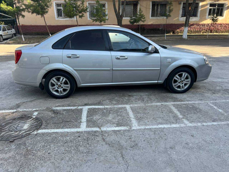 Lacetti daewo sotiladi