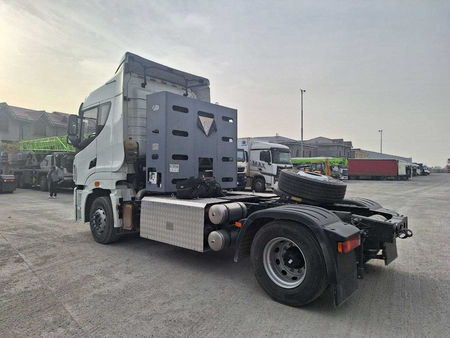 Седельный тягач CAMC H9-430 4x2 CNG 
(пневмоподвеска)