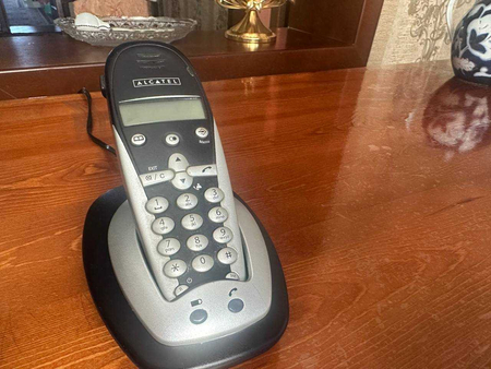 Продаётся стационарный радио телефон Panasonic.