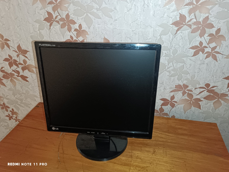 Продаётся монитор LG FLATRON L1742S