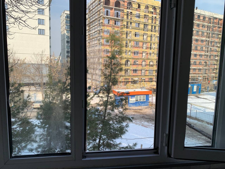 Срочно сдается  1 комнатная квартира возле метро максим горького.