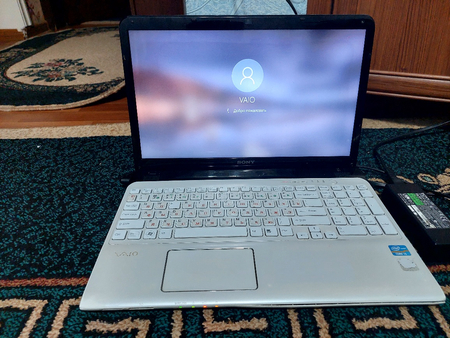 SONY. VAIO. COREI 5 windows 10