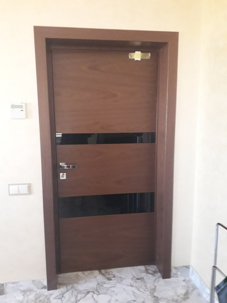Установка двер плотник