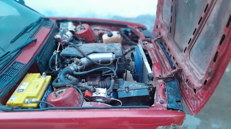 BMW E 30 KUPE 1987