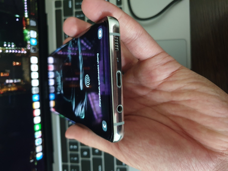 Samsung s10 5G
Operativ xotira: 8/256
Koropka dokument: yoq
Colo