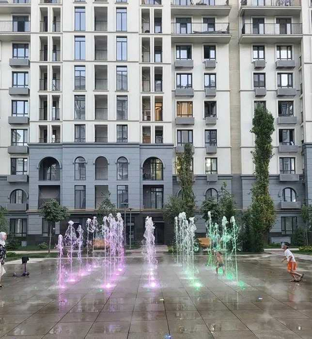 Мебелированная квартира ожидает покупателя.