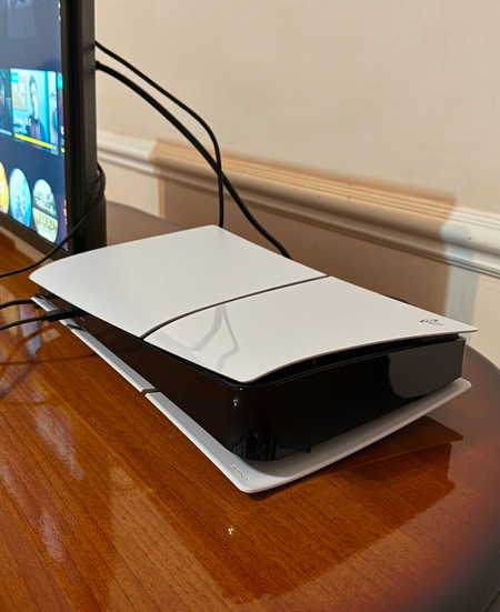Игровая приставка SONY PS5 Slim с док-станцией и наушниками