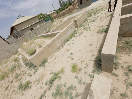 Uchastka sotiladi tayyor fundament qo’yilgan 12sotix