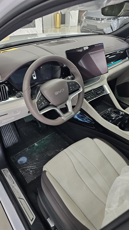 BYD CHAMPION HONOR FULL \\n2025 restaling \\n\\n> Yili : 2024\\n> Elektromotor