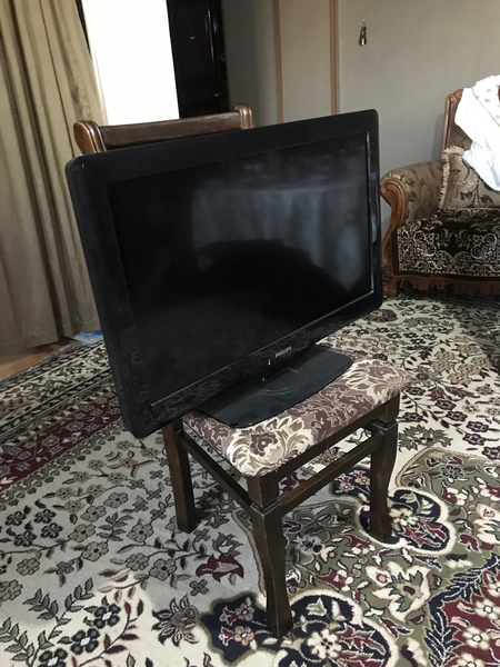 Срочна продам телевизор Philips model 32