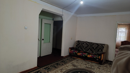 Oybek kochasi 2 xonali uy ijaraga beriladi (Rishton choyxona orqasida)