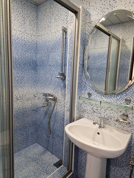 ул.Новомосковская 15 гор.больница 3-комн 5/5 70 м² ремонт меб/тех