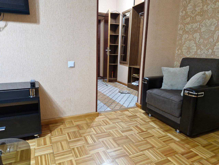 Хозяйкалик квартира бир киз ёки аёлга бепилади