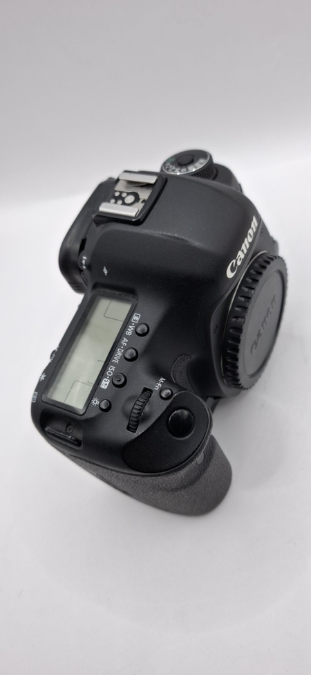 5D Mark III  chetdan kelgan