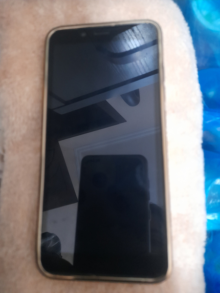 Срочно продается Redmi 6А. Состояние хорошее.стекло новое и чехол.но н
