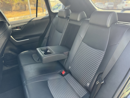 Продается Toyota RAV 4 Hybrid Euro
