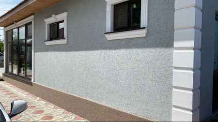 Penoplast tyaga va karniz tashqi fasad uchun