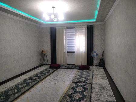 Карши шахар И.Каримов куча 28 уй 8 хона. Ижарага берамиз. Евро ремонт.