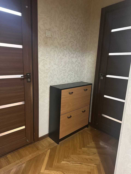 продается 3/3/9\\nна Дружбе Народов\\nор: Миллий Бог