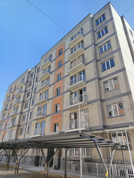 Srochno sotiladi qõyliq bozor oldida navostroyka