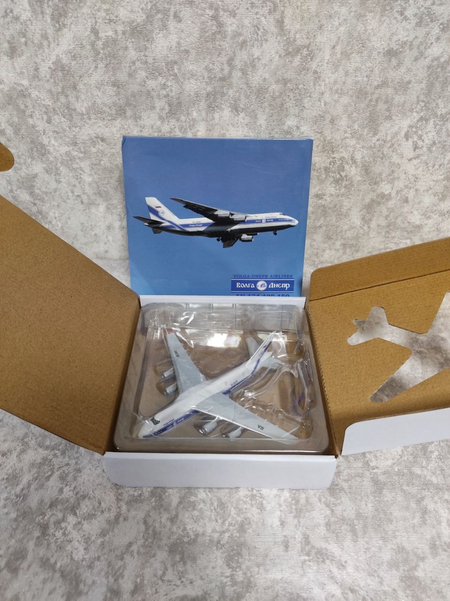 Самолёт Antonov-124-Volga-Dnepr Russia (коллекционная модель)