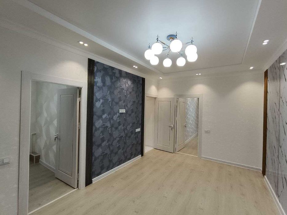 Продается Евро квартира феруза ЭКО базар 2в3/2/4 47м²