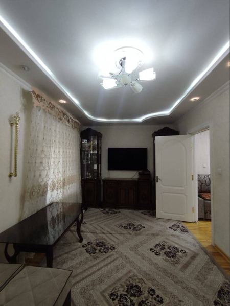 ^Rayxon. 2/2/4. 9 kv. Срочно Sotiladi 52m2