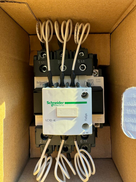 Schneider Electric SR2B121FU
 
Schneider Electric  SR2A201FU