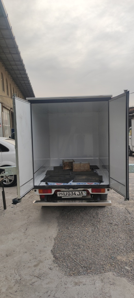 Zudlik bilan Labo yuk mashinasi sotiladi