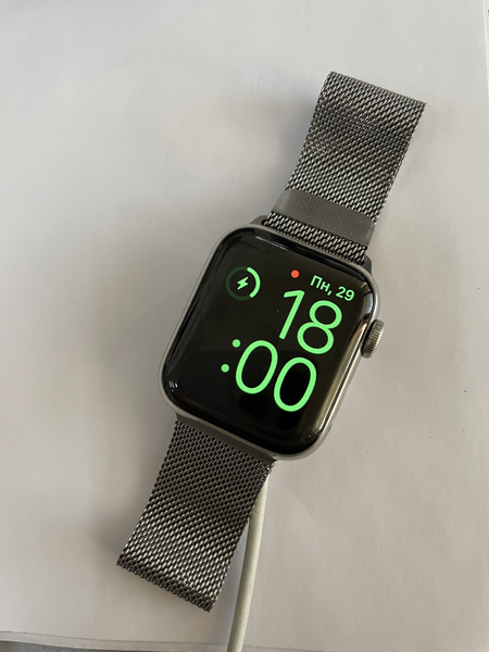 Продам apple iwatch milanese loop 40mm