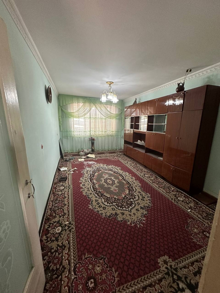 Срочно Продам 5-комнатная квартира на 4-этаже в районе Микрорайон