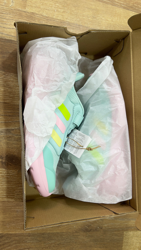 Кроссовки Adidas на девочку