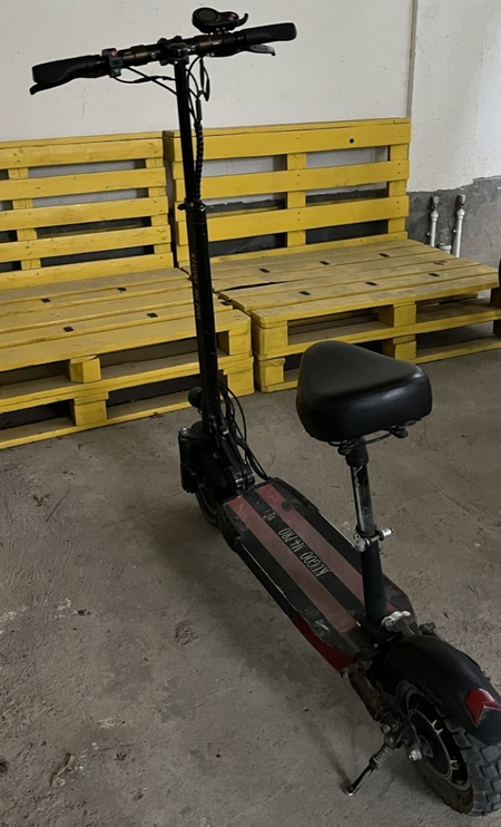 амокат Kugoo M4 pro
