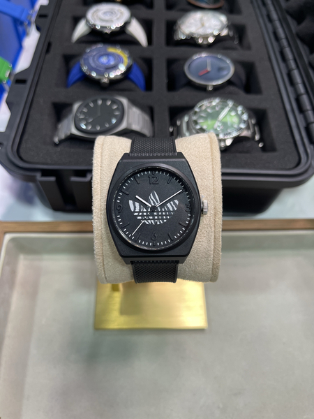 Adidas Original часы Unisex