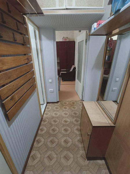 Продаётся Чиланзар 9 2 комн. 3этаж. Балкон 1,5*6.