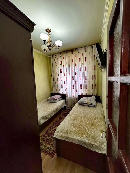 Срочно продаётся квартира Феруза ЭКО базар 4/3/4 бал 2×6 всё остаётся