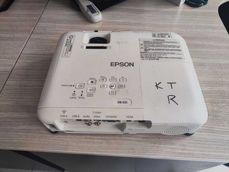 Продается БУ Проектор Epson EB-X31
