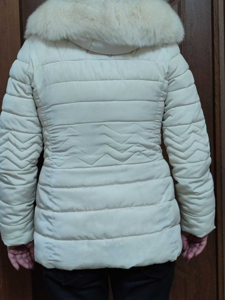 Куртка теплая, слоновая кость.