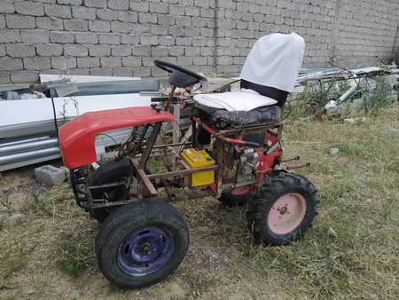 Mini traktor sotiladi