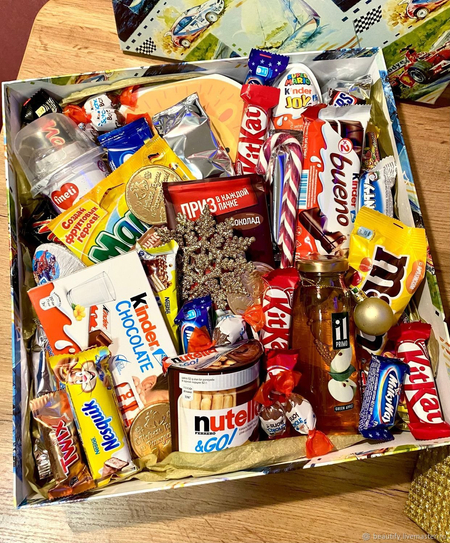 Новогодние подарки от Milka,Барни,M&M'S,Alpen Gold,Nuts и тд.