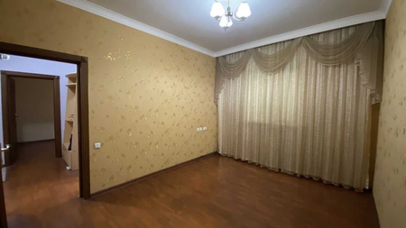 Срочна продаётся Юнусобад 11 квартал 4/2/4
