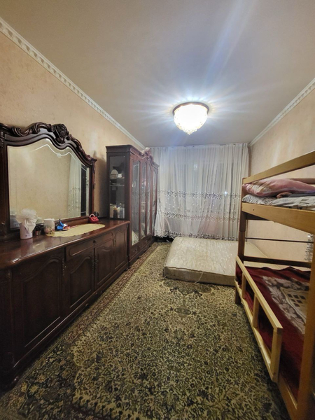 Yunusobod 8 kv 3/4/4 balkon 1.5/6 4 hona qilingan