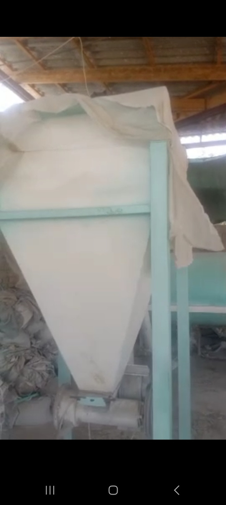 Кафель клей ва родбанд ишлаб чикариш ускунаси сотилади.