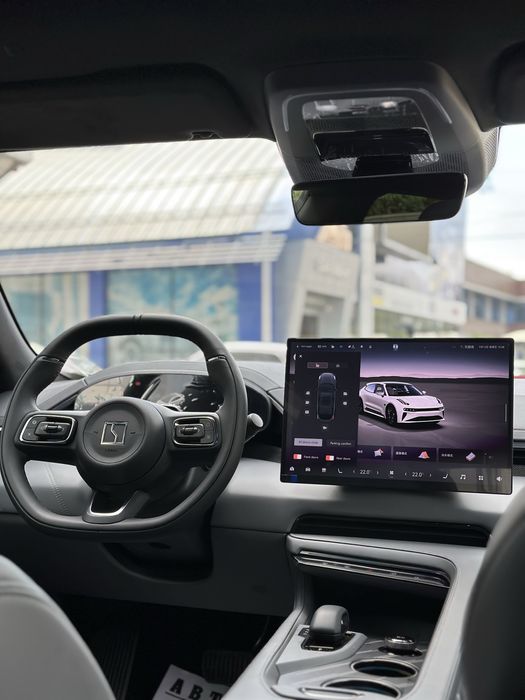 Абсолютно новый электрокар Zeekr 001
