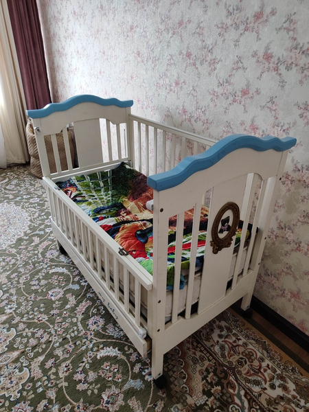 Детская кроватка 500.000