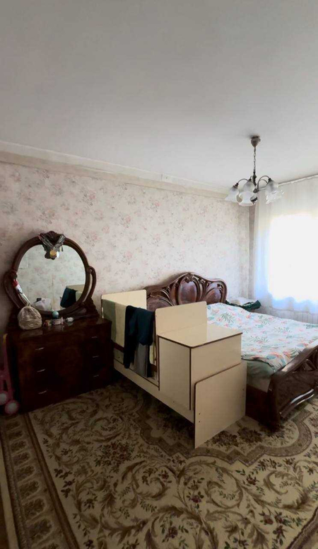 СЕБЗАР 3/2/5. Супер локация. 70м2. Балкон 2*6. Метро 500м.